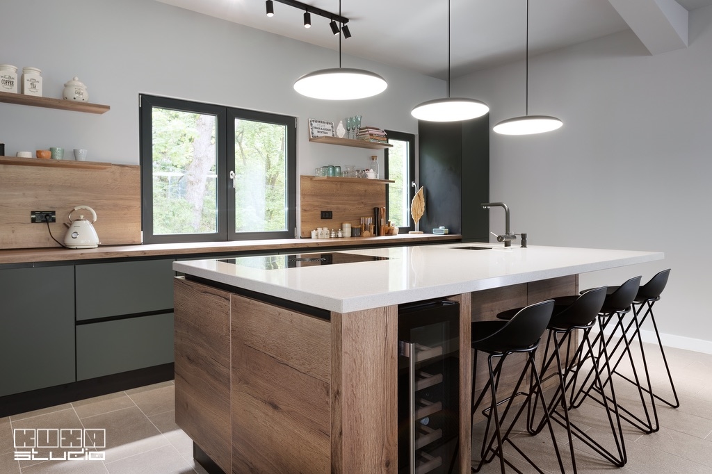 Mobila verde bucatarie Brasov | KUXA, expert bucatarii